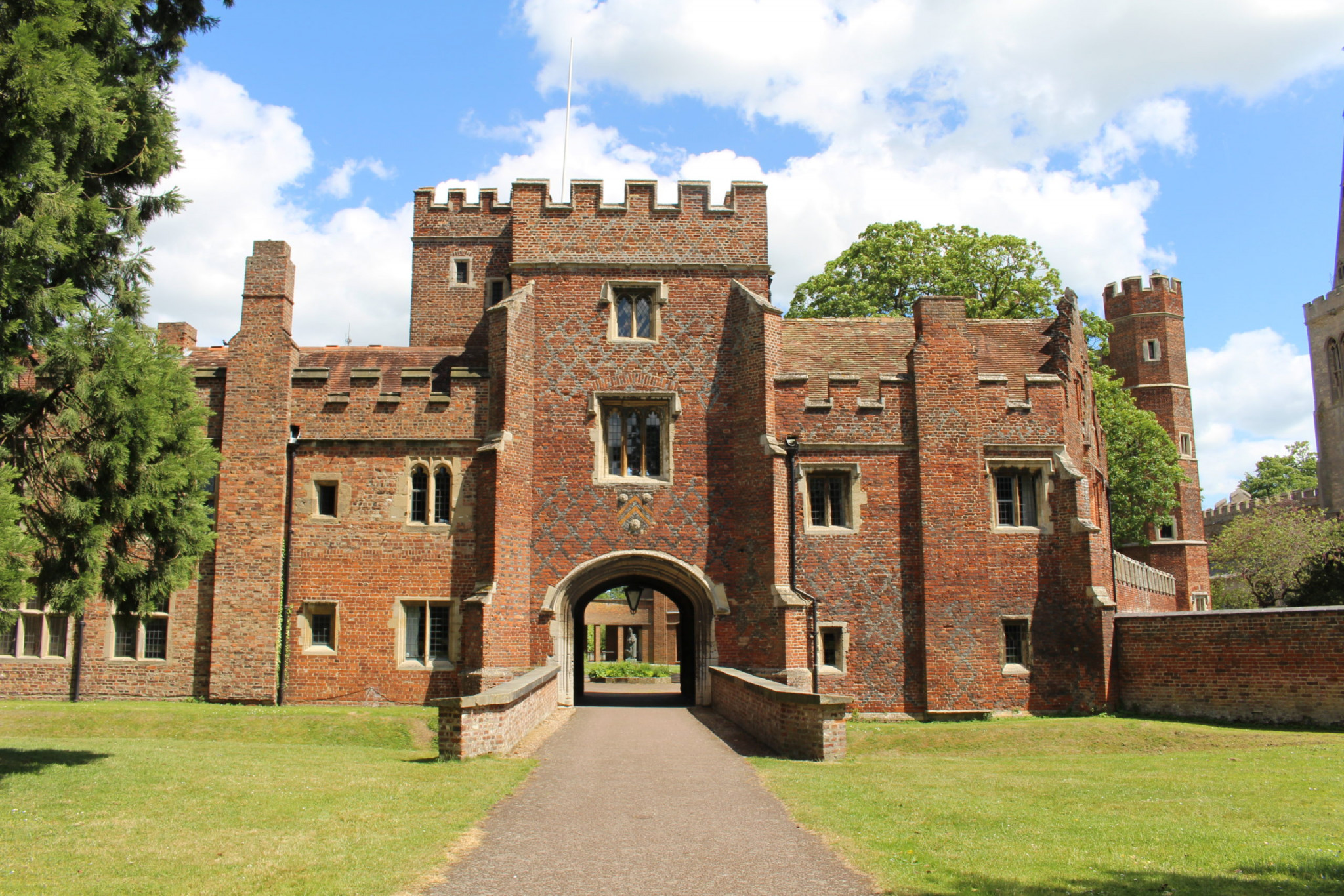 Ockwells Manor and the Legend of the Severed Head - The Tudor Travel Guide