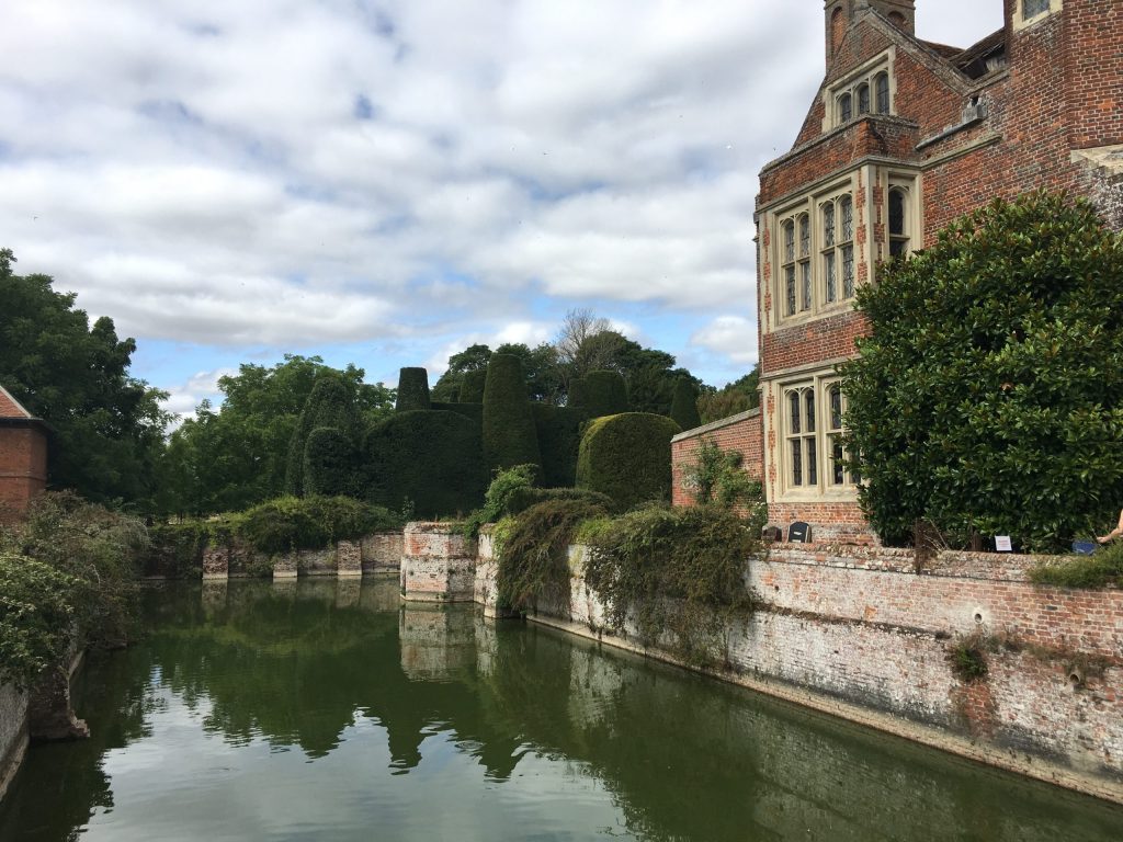 Ockwells Manor and the Legend of the Severed Head - The Tudor Travel Guide